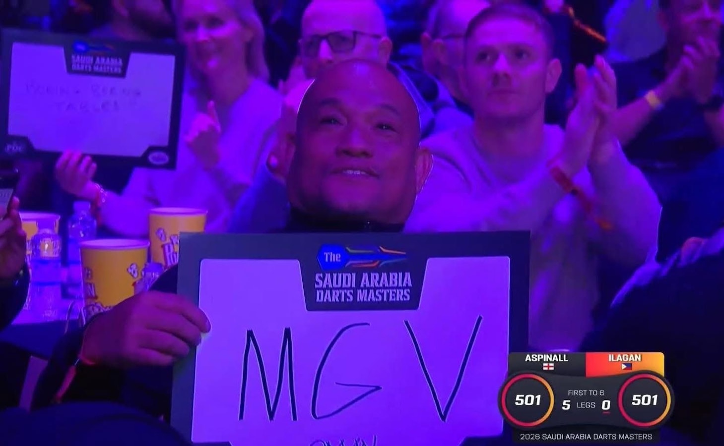 Van Gerwen en collega’s moeten nog even wennen aan darten in Saoedi ...