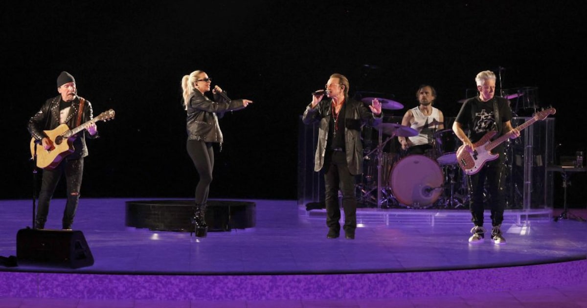 U2 met drummer Bram van den Berg op Grammy Awards | Show | AD.nl