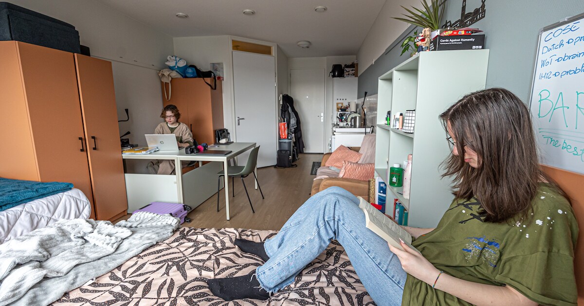 Claire en Noemi delen hun studentenkamer: krap, betaalbaar en vooral ...