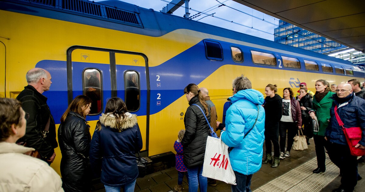 NS-personeel gaat staken 'in estafettevorm' | Binnenland | AD.nl