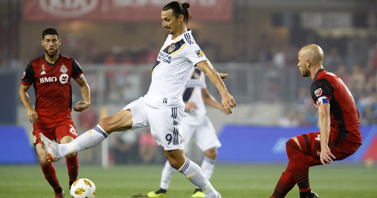 Zlatan schrijft historie met 500ste doelpunt | Sport | AD.nl