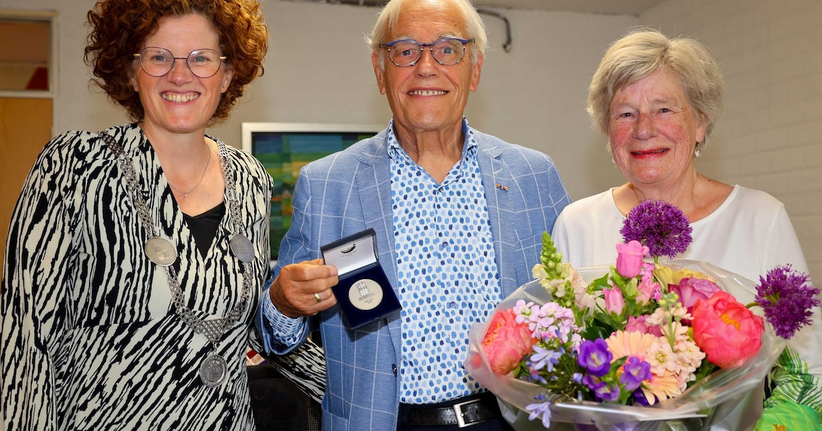 John (85) helpt al 20 jaar vluchtelingen met een nieuw thuis: ‘Het gaf ...