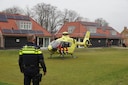 Kind valt uit raam van vakantiehuisje en raakt zwaargewond in ...