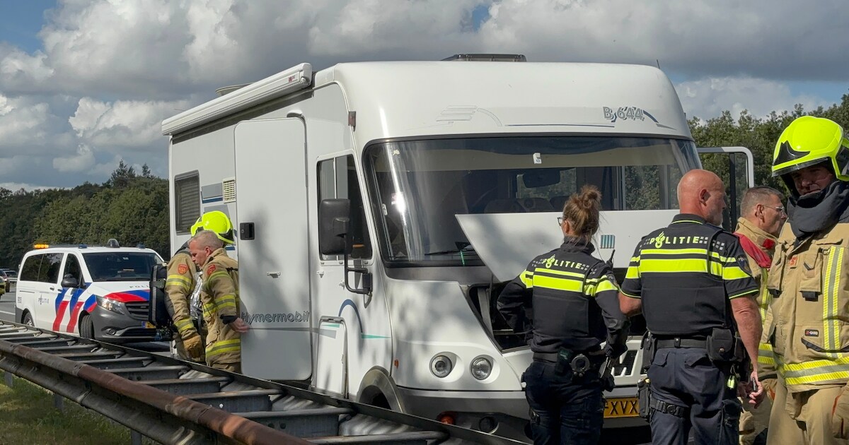 Gezin met twee kinderen strandt op A12 met camper, file richting Arnhem ...