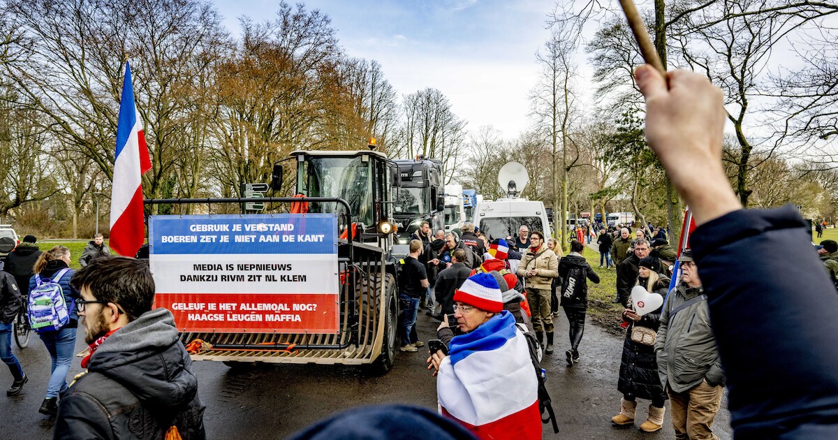 Johan (60), die tijdens boerenprotest door afzetting reed, wil andere ...