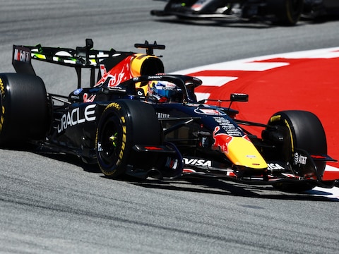 Red Bull slaagt niet voor eerste test: ontevreden Max Verstappen ...
