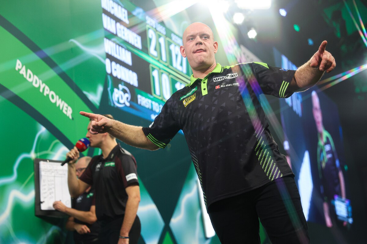 Ouderwets verbeten Michael van Gerwen herpakt zich met sterk spel op WK ...