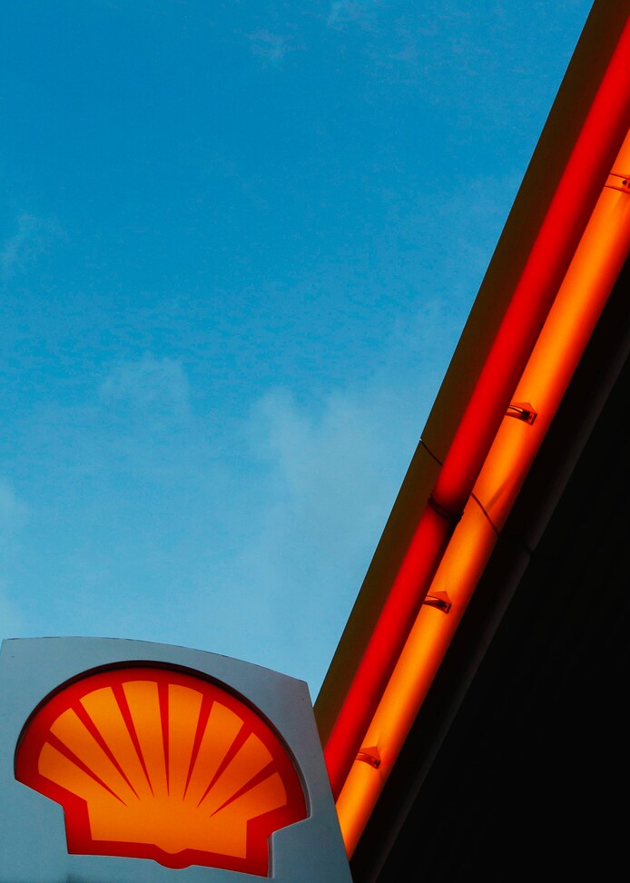 Moeilijke start voor nieuwe topman Shell door lage winst | Economie | AD.nl