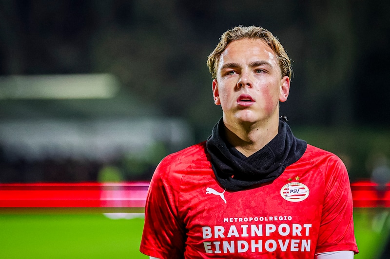 TransferTalk | Telstar huurt Hatenboer, Oranje-tegenstander ontslaat ...