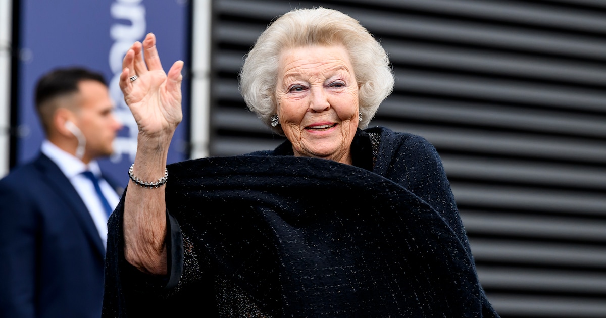 Het is geen geheim dat Beatrix alle verplichte uiterlijkheden zat is ...