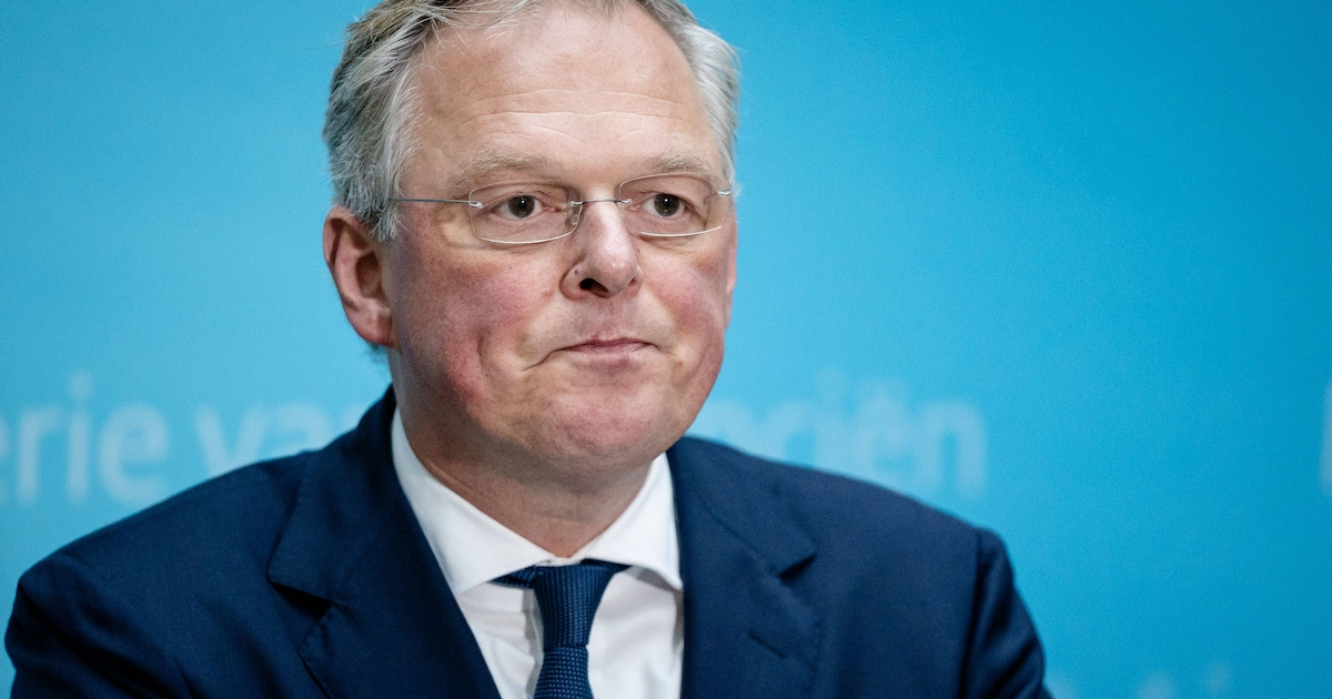 Opgestapte staatssecretaris Folkert Idsinga keert terug in Tweede Kamer ...