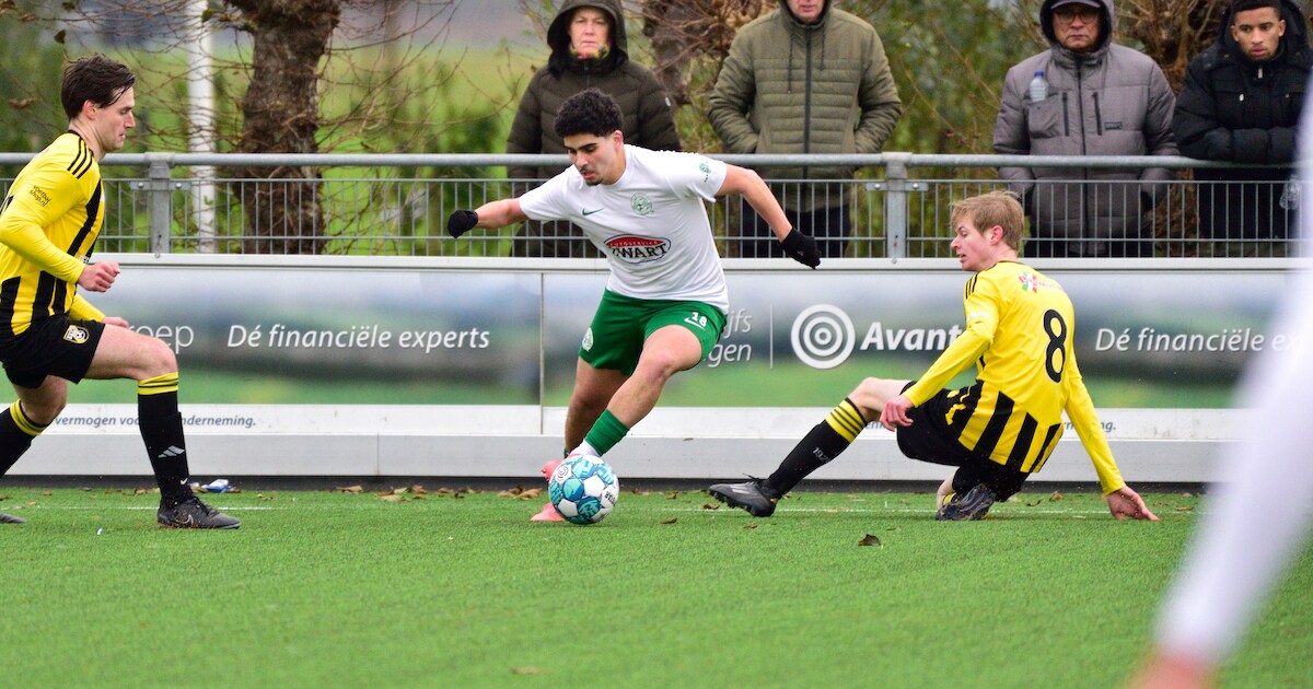 Aarlanderveen en voetbalnomade Ilias Dardour wéér onderuit: ‘Hier horen ...