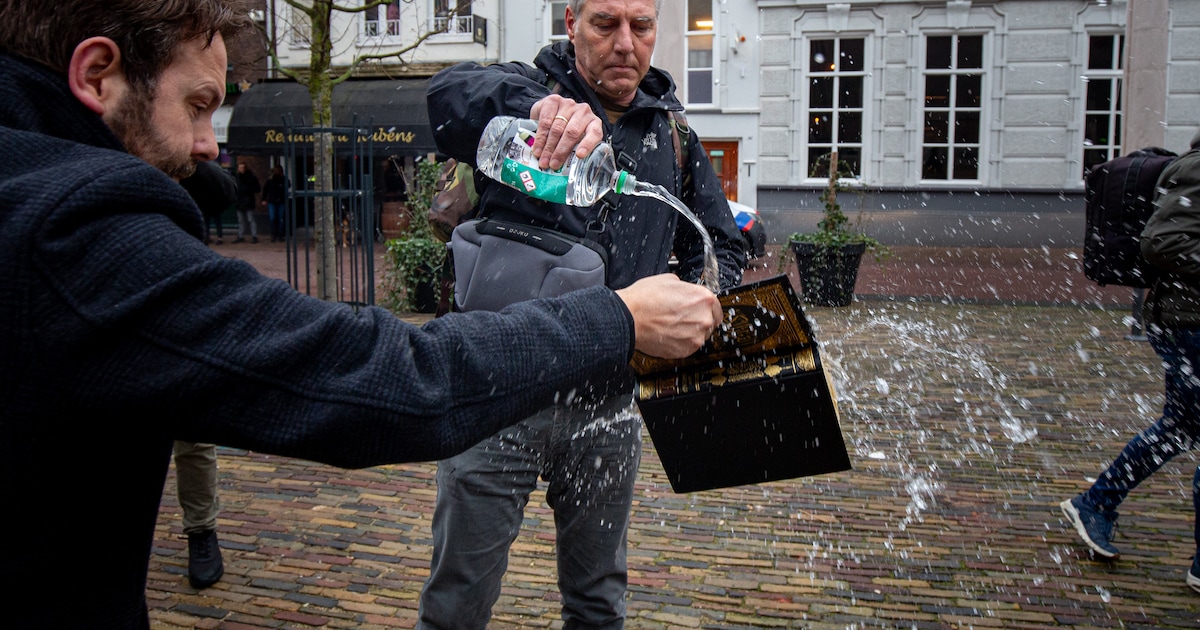 Arnhem verbiedt koranverbranding Pegida-voorman vanwege ‘dreiging terroristische aanslag ...