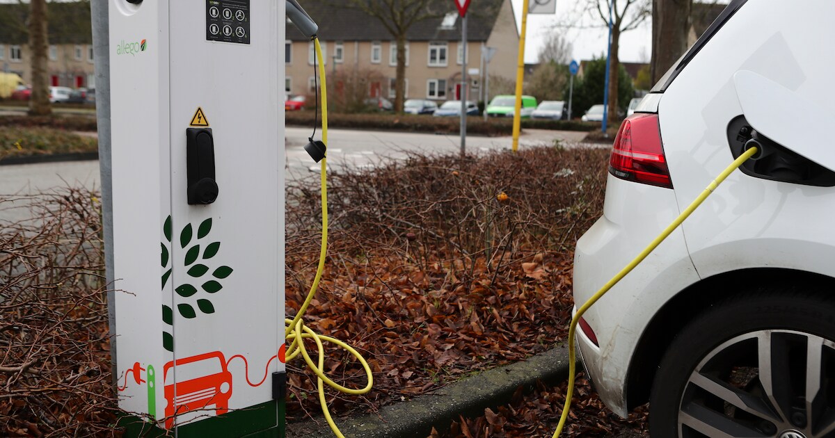 Steeds meer nieuwe laadpalen in Gorinchem, maar niet iedereen wil ze ...
