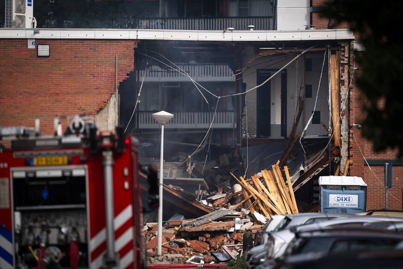 Vrouw met 2-jarig zoontje ten einde raad na explosie in flat in ...