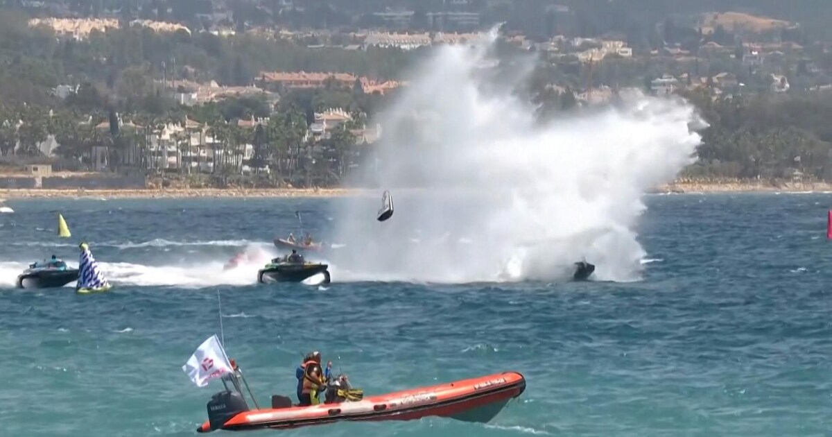 VIDEO | Elektrische boot van raceteam verliest neus bij flinke crash in ...