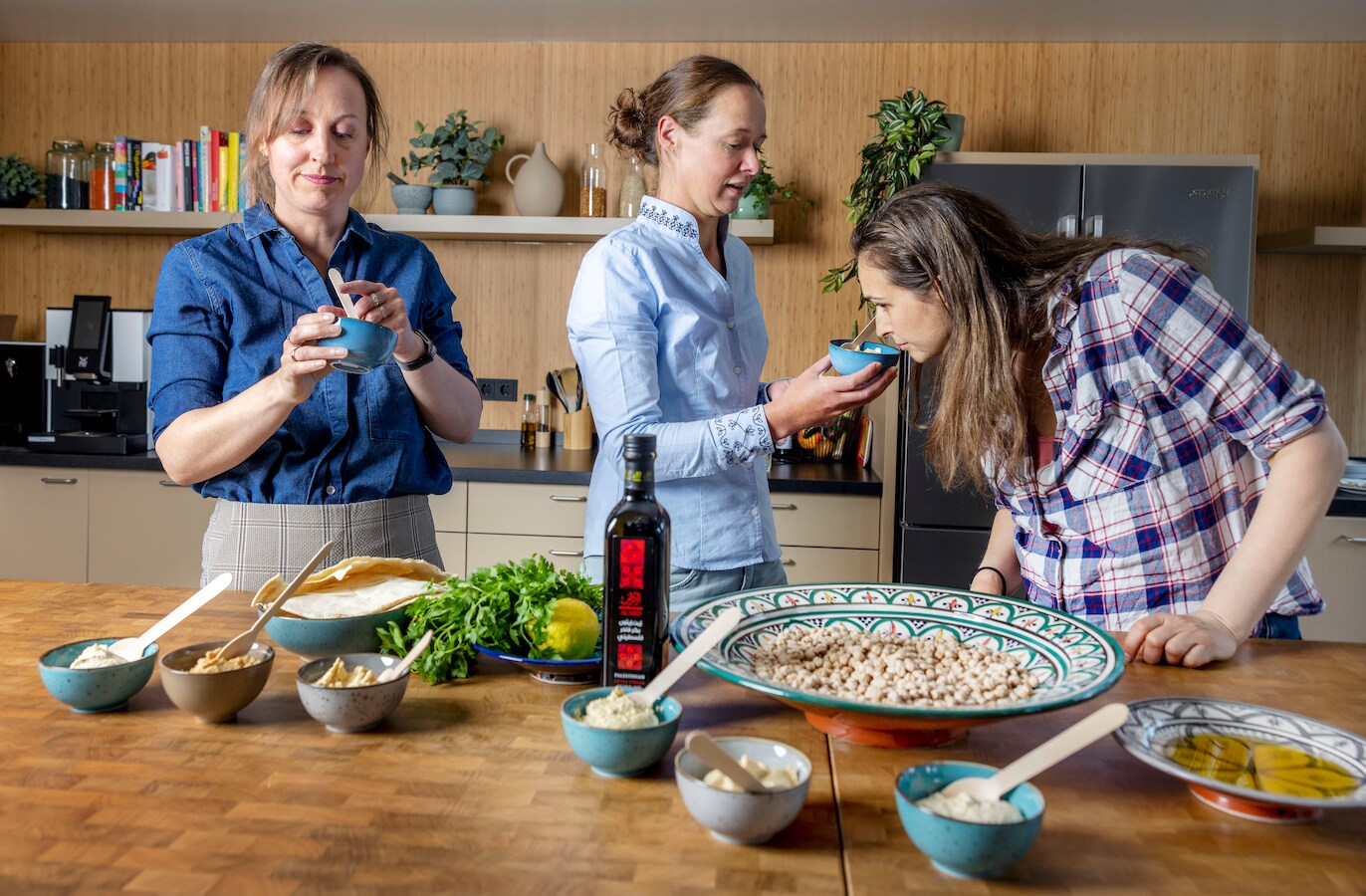 Dit is de lekkerste hummus uit de supermarkt | Foto | AD.nl