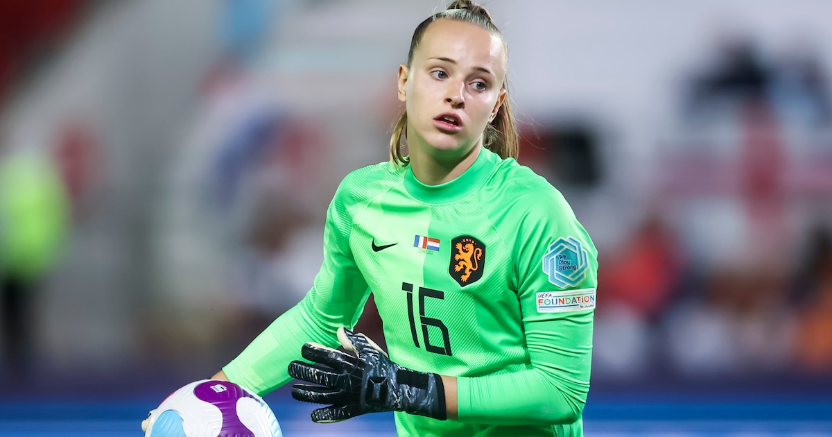 Droom komt uit voor Daphne van Domselaar: Oranje-keeper gaat aan de ...