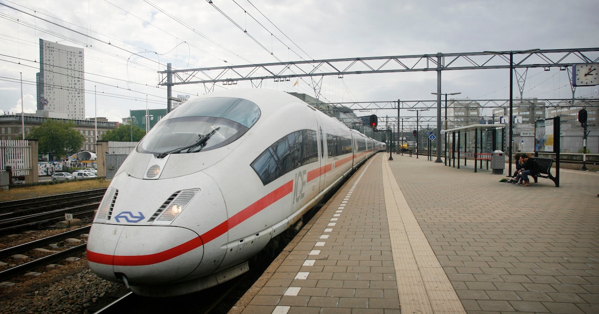 Eerste ICE-trein vertrokken vanuit Amsterdam Centraal naar München ...