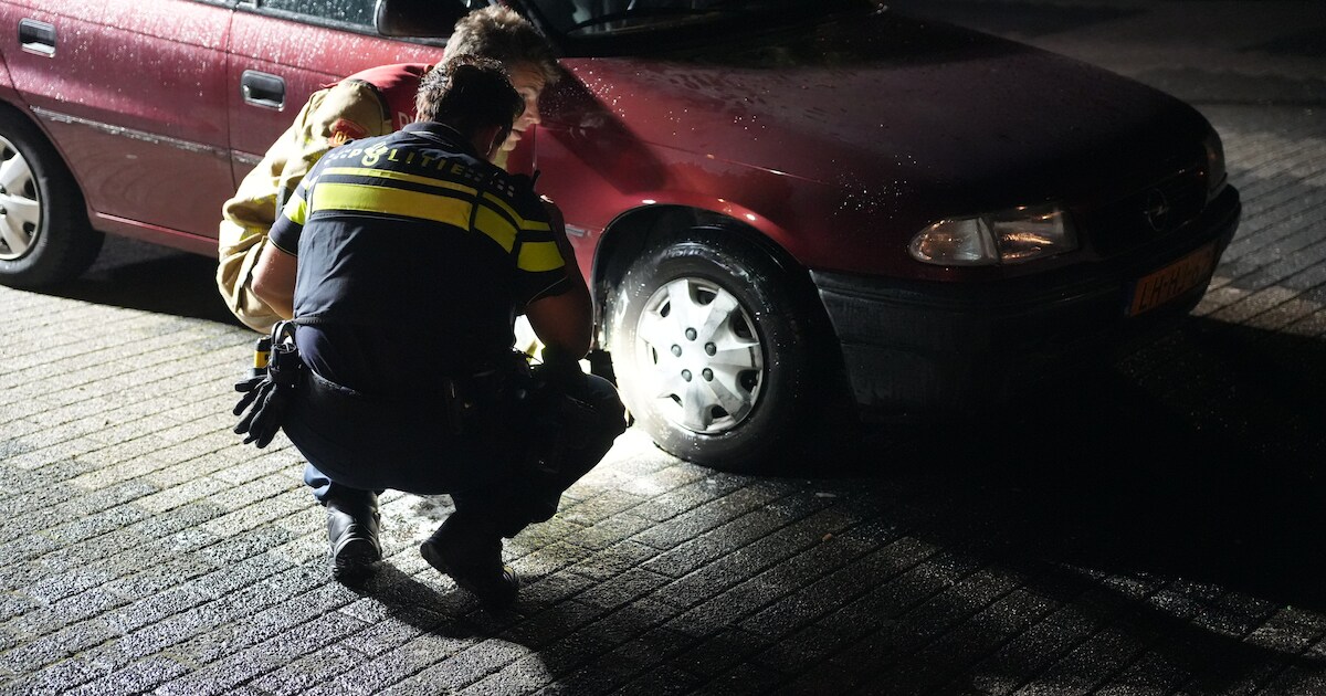 Auto op parkeerplaats in Zwolle mogelijk aangestoken | Regio | AD.nl