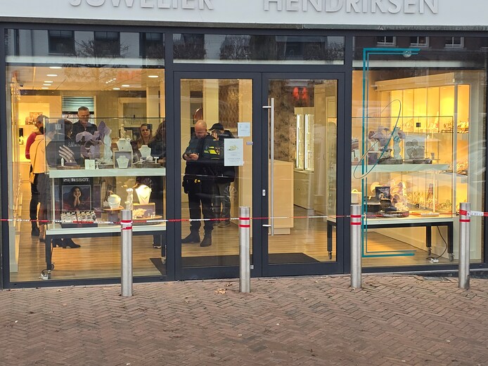 Gewapende overval op juwelier, buren hadden niks door: ‘Drie personen ...