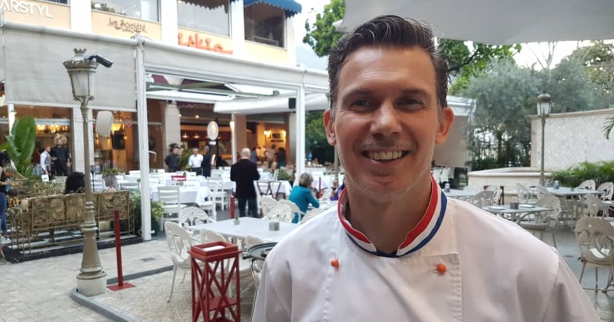 Sander is chocolatier in Venezuela en legt uit hoe je bonbon eet ...