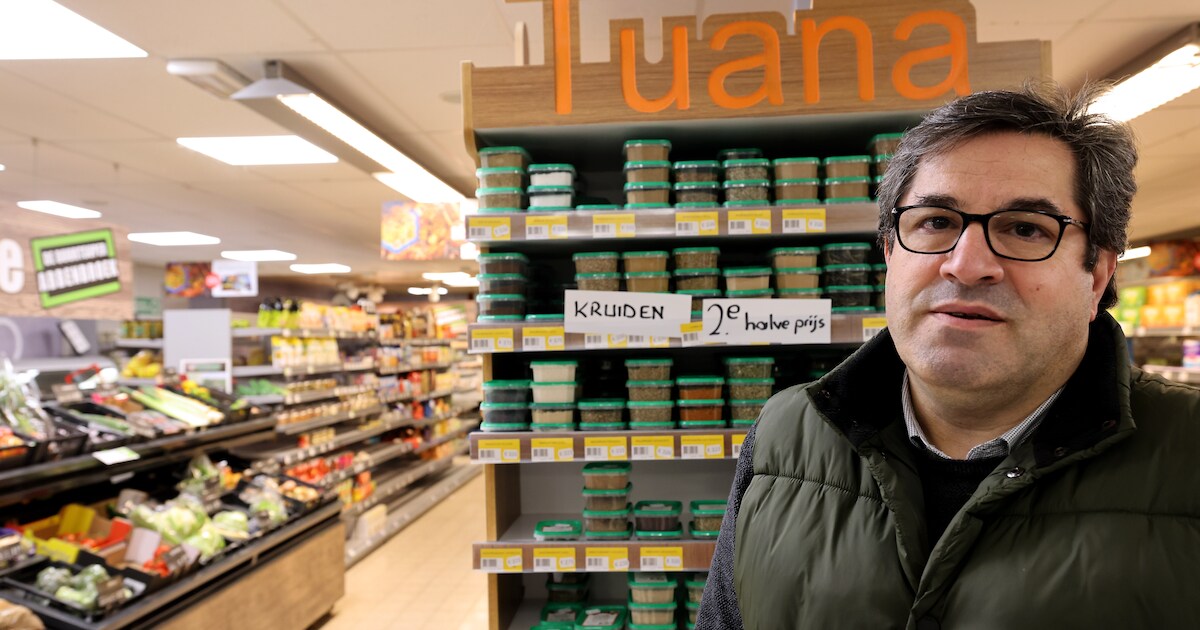 Lutfi sluit met pijn in het hart enige supermarkt van Abbenbroek: ‘Vreselijk voor de ouderen in ...