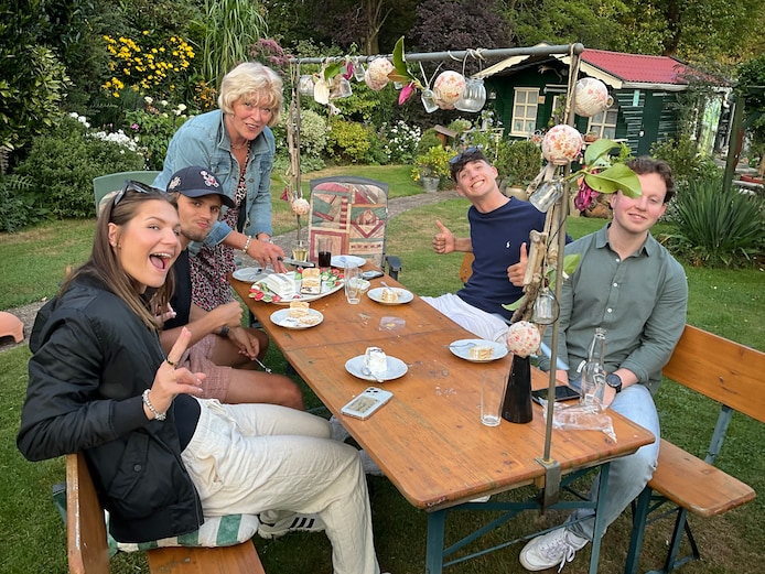 Bij dit Friese gastgezin woonden Angel Daleman en Jenning de Boo samen ...