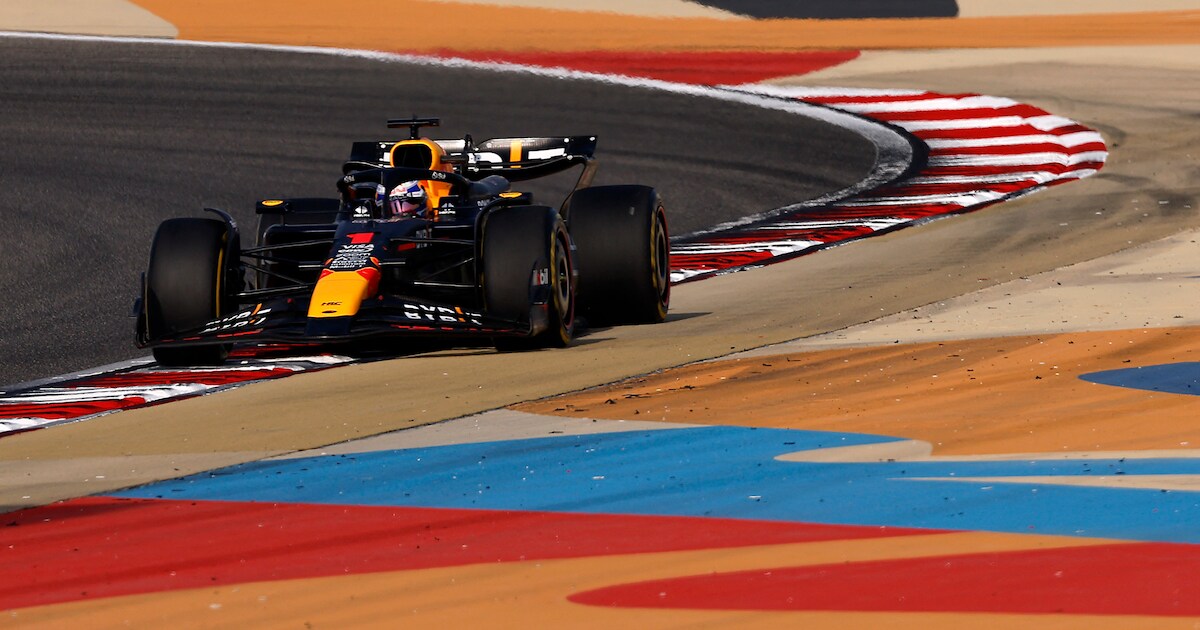Max Verstappen houdt kaarten tegen de borst en eindigt als vierde op ...