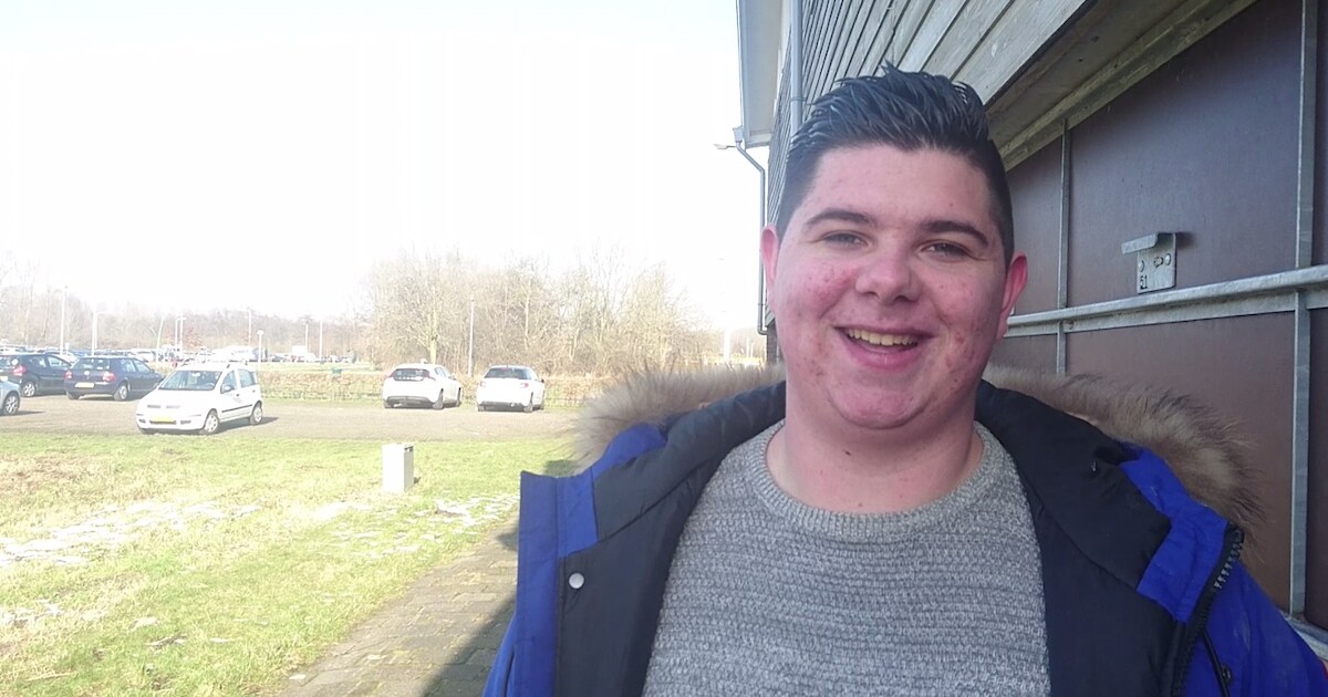 Zanger Hans Evenboer geëmotioneerd na zien van clip voor overleden ...