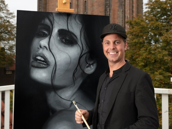 Van reclamefotograaf naar kunstenaar: Thomas oogst lof met portret van ...