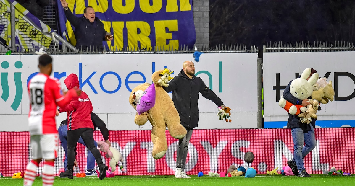 Cambuur-fans steken Emmen-supporter die dochter verloor hart onder de ...