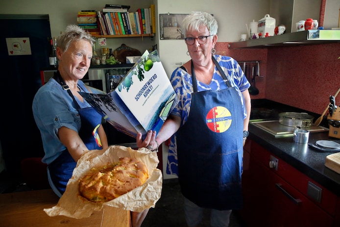 Schoonrewoerders maken kookboek voor en door dorpsgenoten: ‘Eten ...