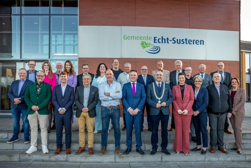 Nieuwe gemeenteraad Echt-Susteren officieel geïnstalleerd | Regio | AD.nl