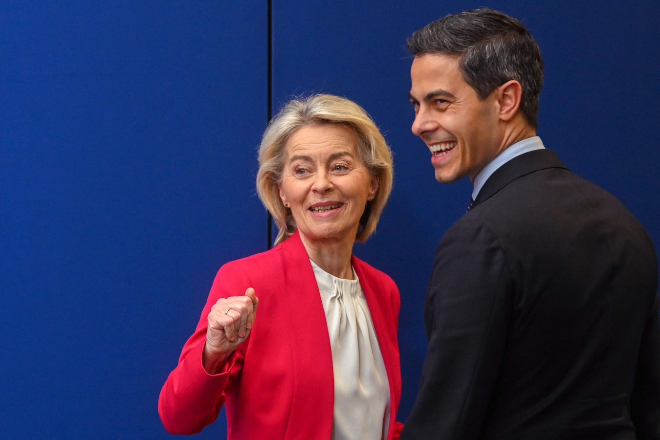 Jetten laat bij internationaal debuut meteen zijn tanden zien: ‘Met ...