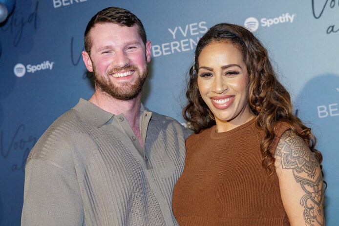 Glennis is helemaal zeker van haar Eddy en Jutta moedigt verloofde Jake Paul aan vanaf de bank ...