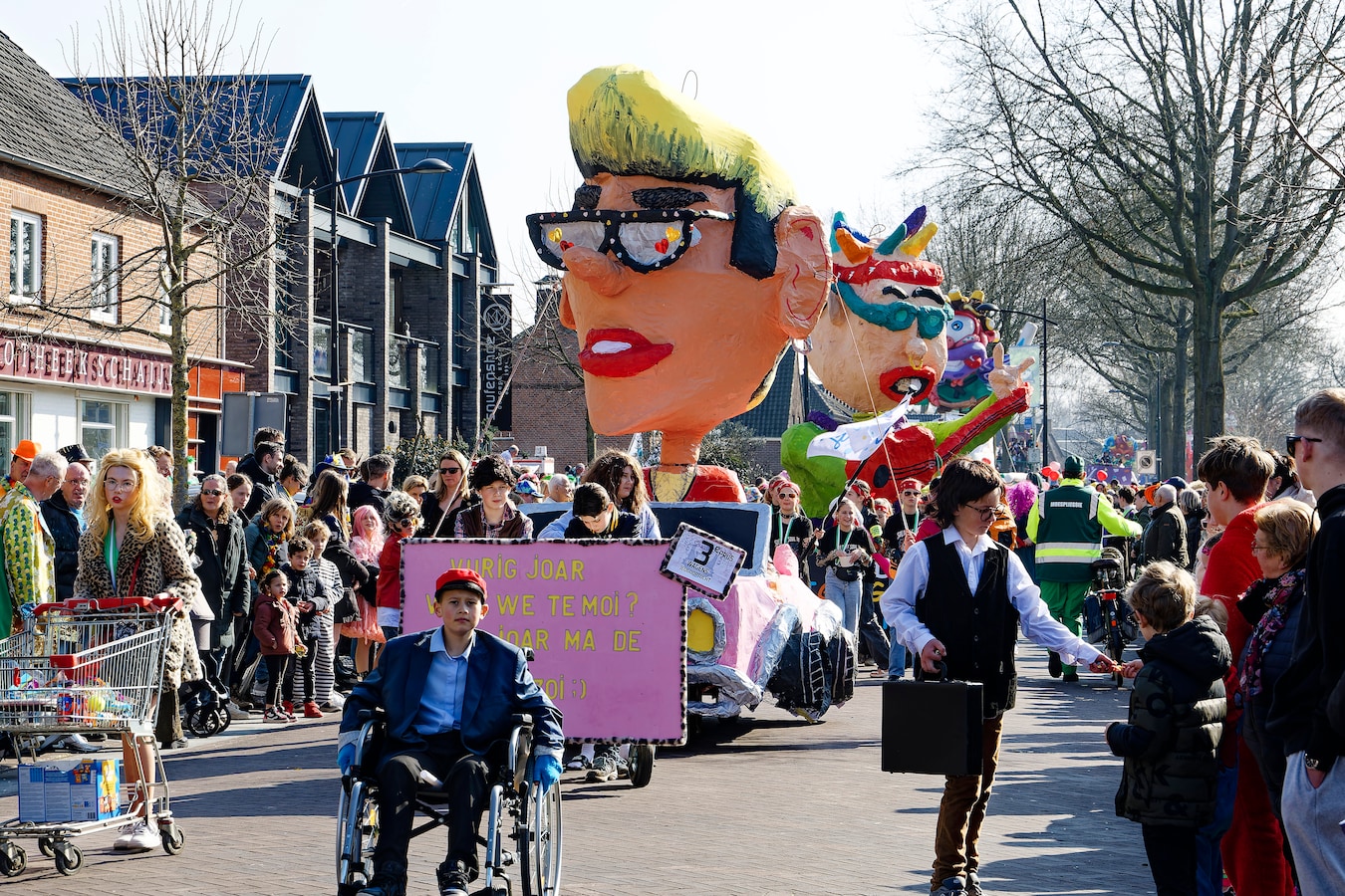 Duizenden bezoekers langs de route van Schaijk: waarom is deze ...