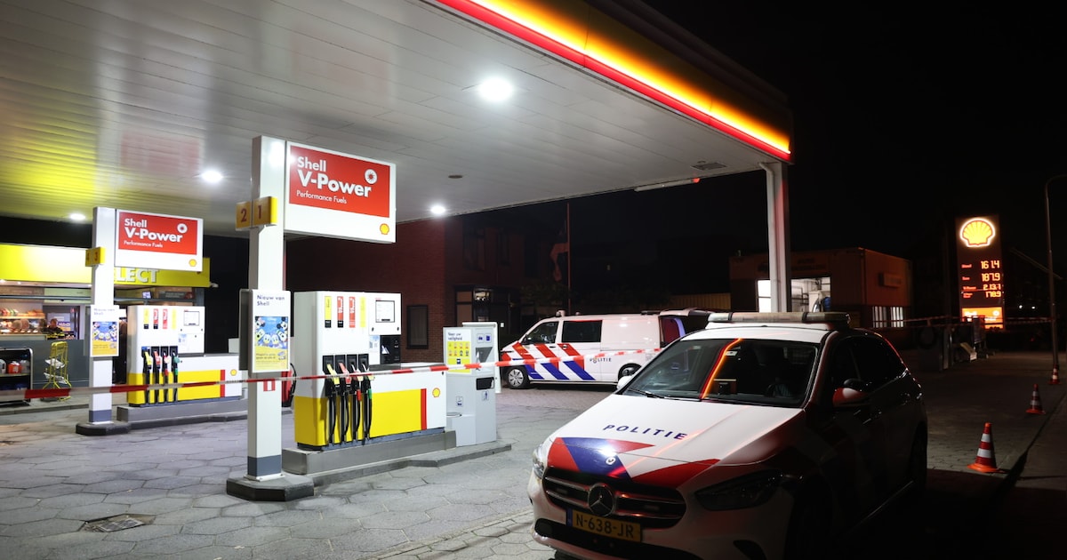 Politie onderzoekt overal op tankstation in IJmuiden, dader zonder buit ...