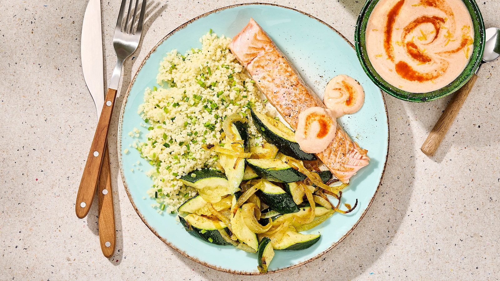 Wat Eten We Vandaag: Gebakken zalm met couscous, courgette en harissa ...
