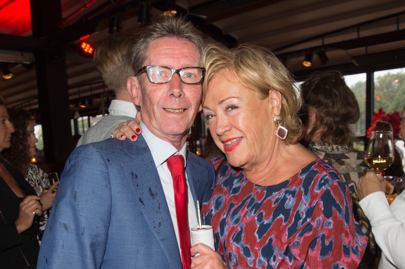 Overlijden Viola Holt schokt vrienden en collega's: 'Kwam als donderslag bij heldere hemel ...