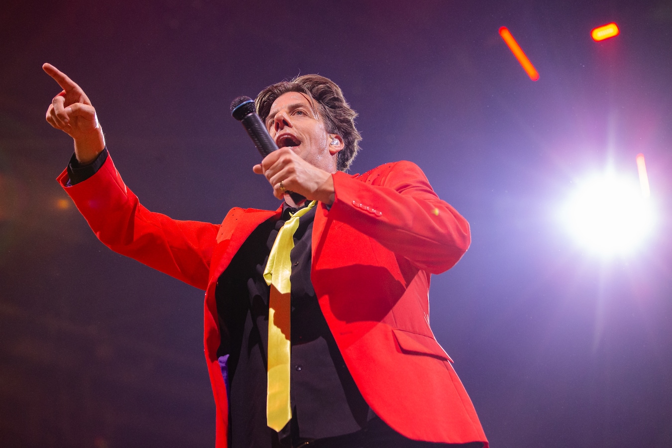 Snollebollekes hoofdact op Zapp Zomerfeest: ‘Niet van links naar rechts ...