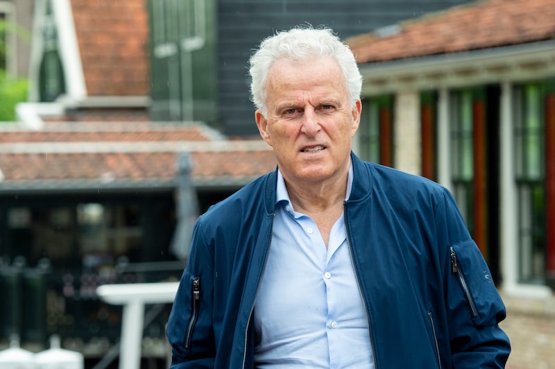 Chauffeur van moord op Peter R. de Vries met vork in zijn nek gestoken ...