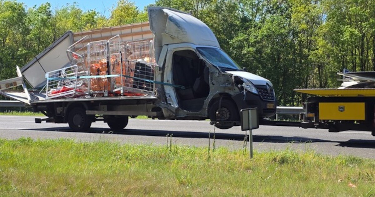 Twee vrachtwagens betrokken bij ongeval op de A73 in Grubbenvorst ...