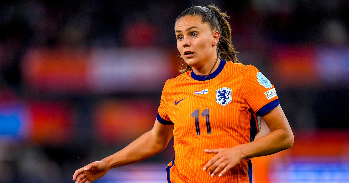 Lieke Martens neemt afscheid van PSG en overweegt te stoppen met ...