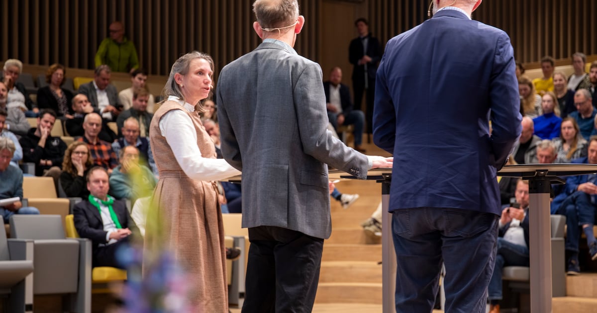 Acht politieke partijen in debat over onderwerpen waar het amper over ...