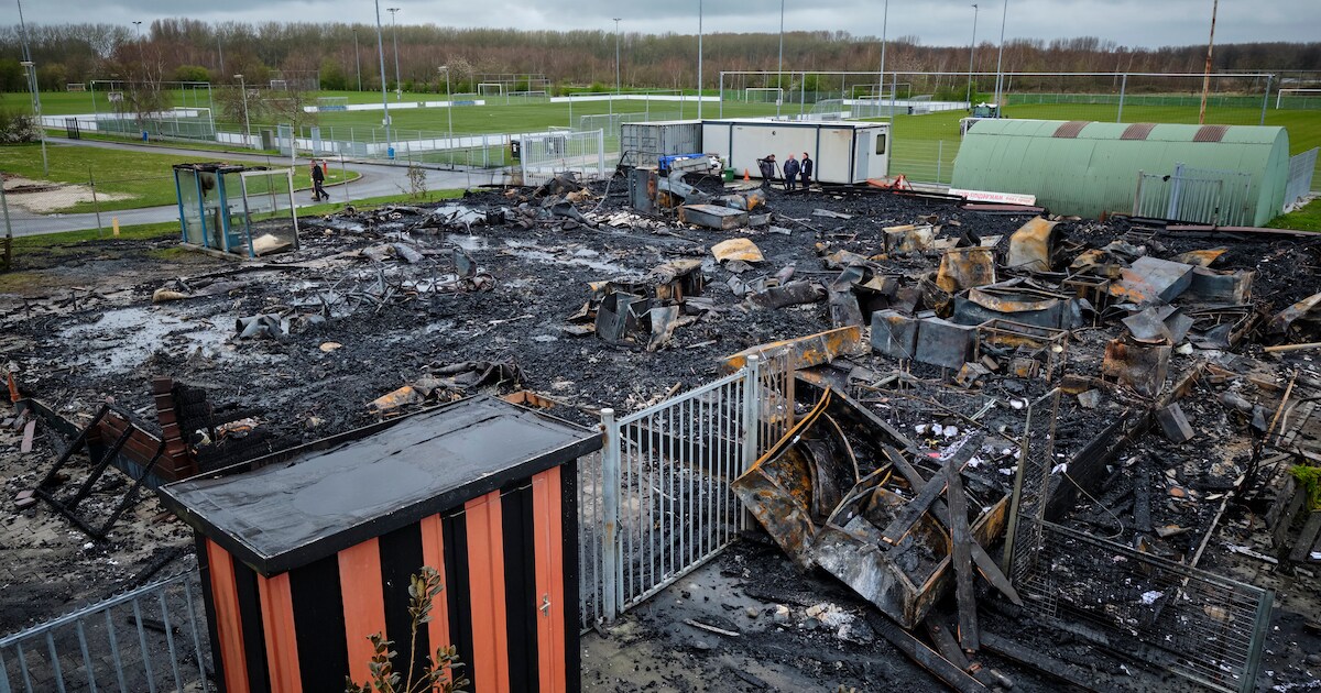 Opnieuw geldgebrek bij herbouw van afgebrand clubgebouw: ‘Niet ...