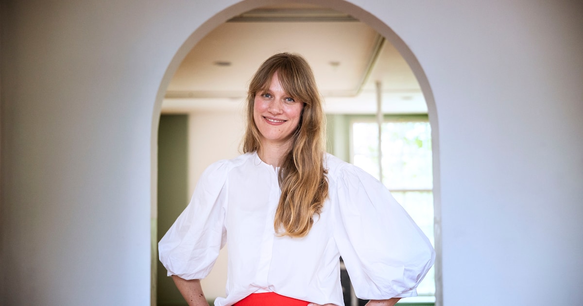 Papierkunstenaars zoeken knutselaars om kartonnen poppen te maken | Den ...