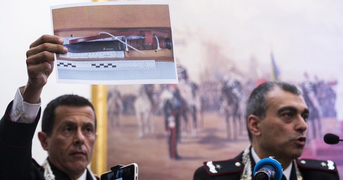 Doodgestoken Italiaanse agent was wapen vergeten mee te nemen ...