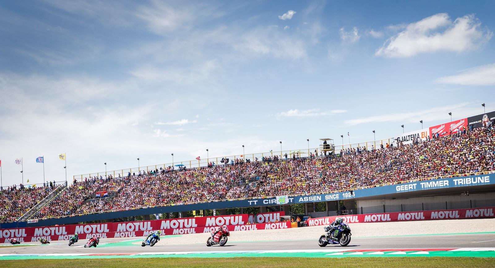 Fans welkom bij Pit Walk TT Circuit Assen met geldig ticket | Foto | AD.nl