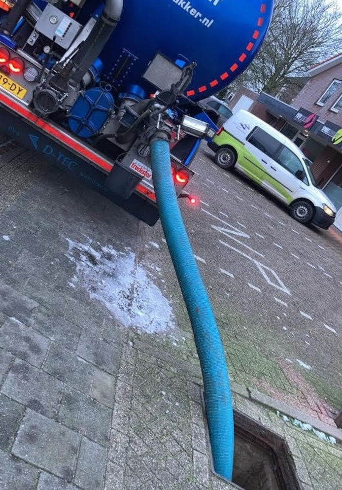 Stroomstoring treft riolering Gameren, tankwagens ingezet | Zaltbommel ...